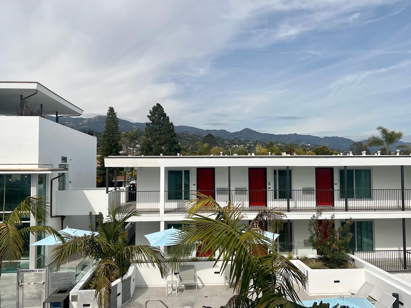 Courtyard by Marriott Santa Barbara – Retro Bliss in the Heart of Downtown